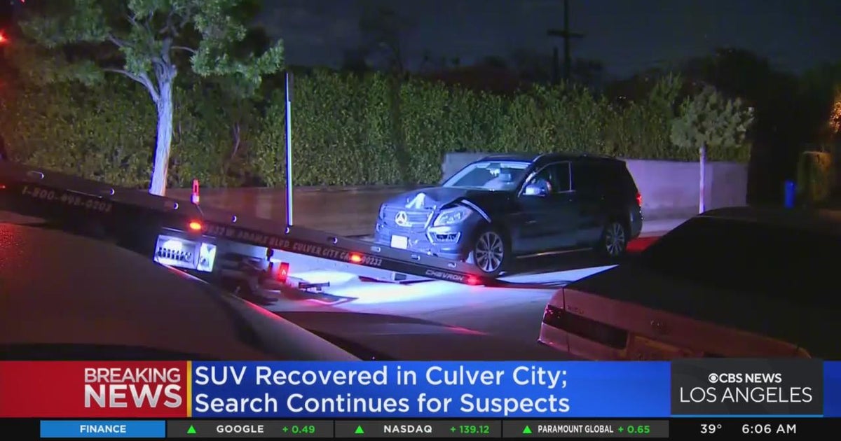 Culver City carjacking victim injured; suspects escape - CBS Los Angeles
