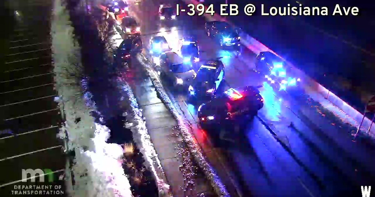 Police chase turns into foot chase in Golden Valley - CBS Minnesota