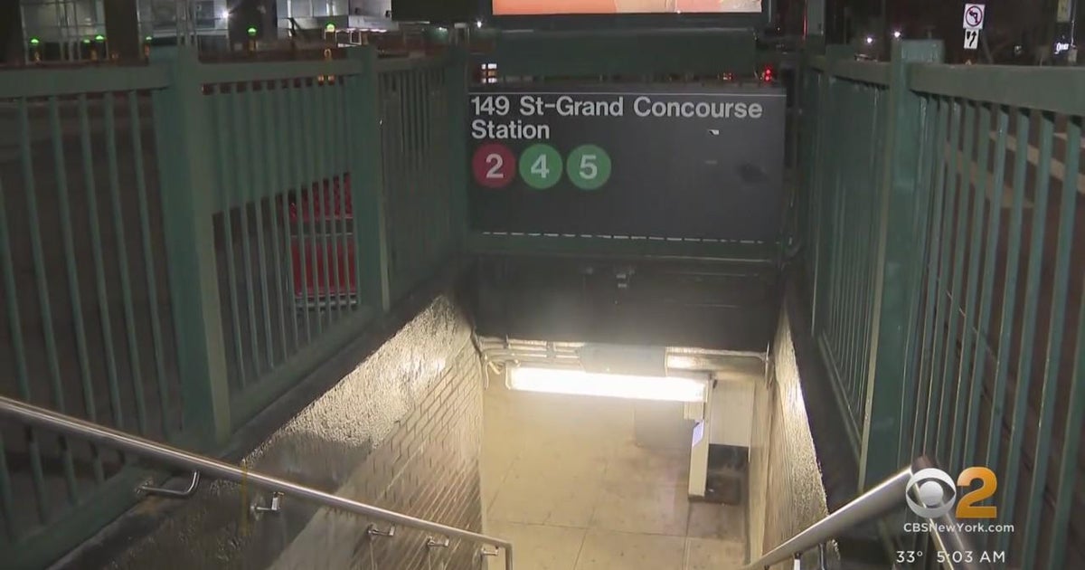 Woman Son Pepper Sprayed At Bronx Subway Station Cbs New York