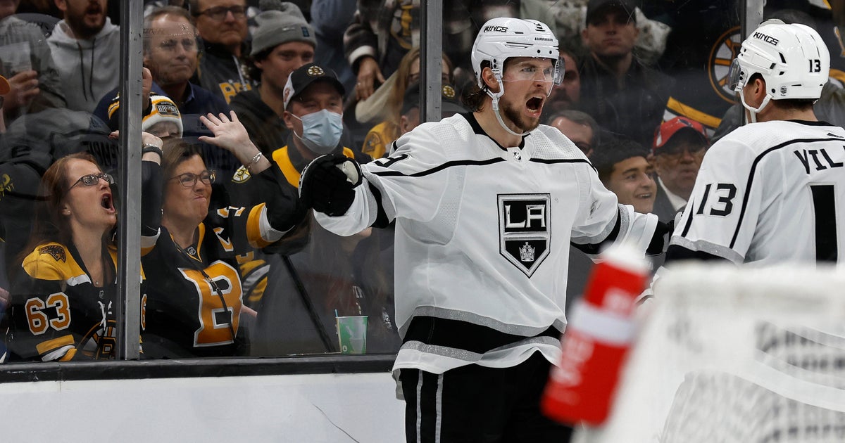 Moore scores shootout winner and Kings win in Boston 3-2 - CBS Los Angeles
