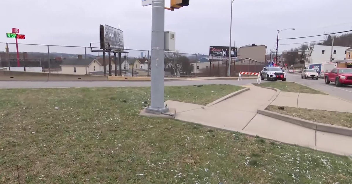 Pedestrian hit on McKees Rocks Bridge - CBS Pittsburgh
