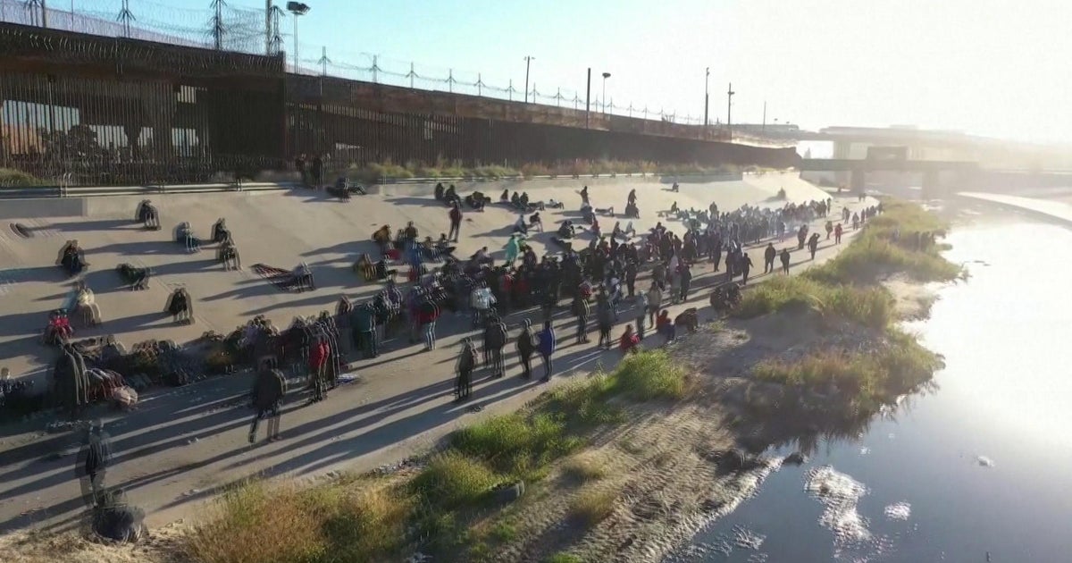 Texas makes show of force at border as Biden navigates future of ...