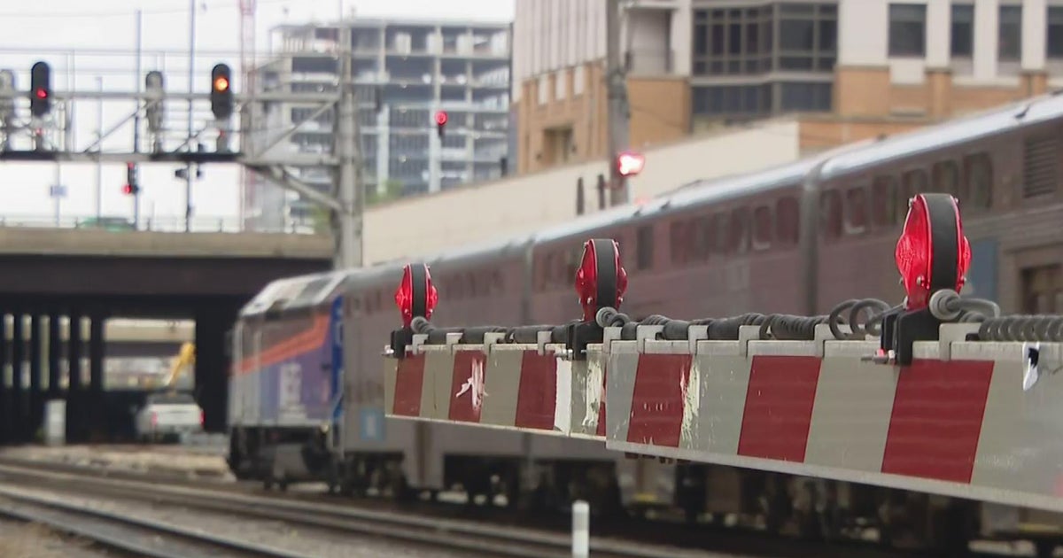Metra operating on modified schedule Friday - CBS Chicago