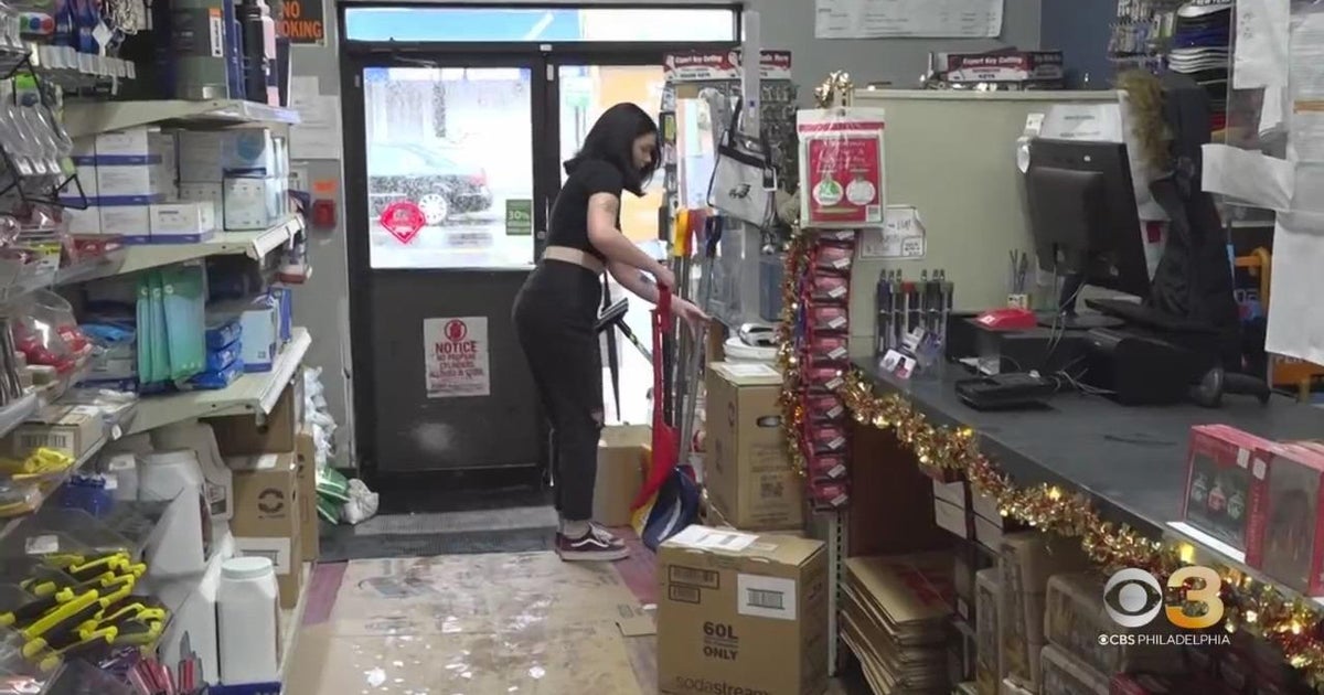 Philadelphia prepares for icy sidewalks, taking precautions - CBS ...