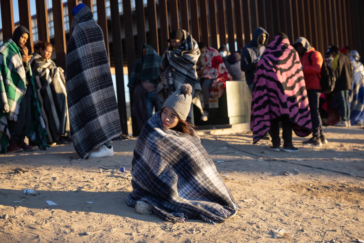 Supreme Court keeps Title 42 border expulsions in place indefinitely ...