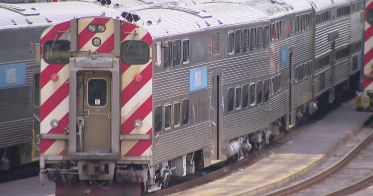 Metra running on modified schedule today - CBS Chicago
