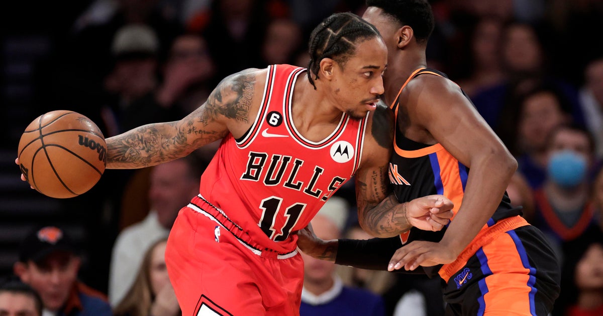 DeRozan's jumper gives Bulls victory over Knicks - CBS Chicago