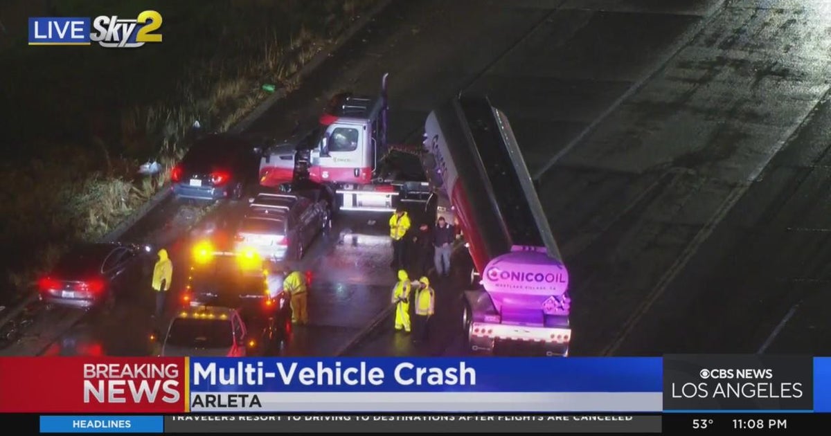 Multi-vehicle crash involving big rig blocks lanes of 118 Freeway in ...
