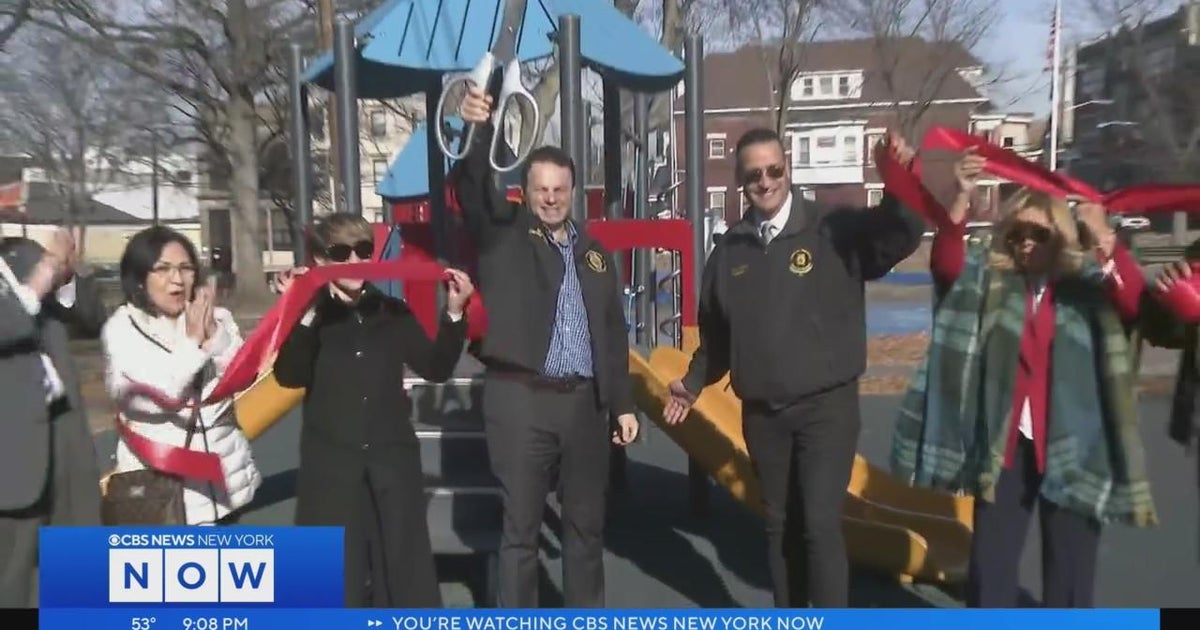 Roberto Clemente Playground dedicated in Paterson, New Jersey - CBS New ...