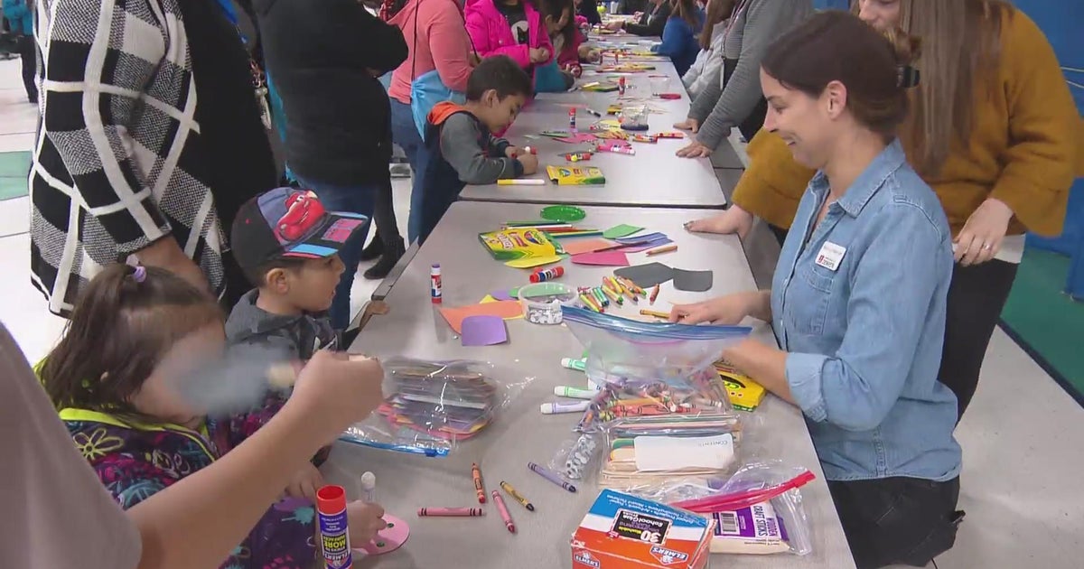 Literacy is fun at the Junior League's Read 2 Kids events - CBS Colorado