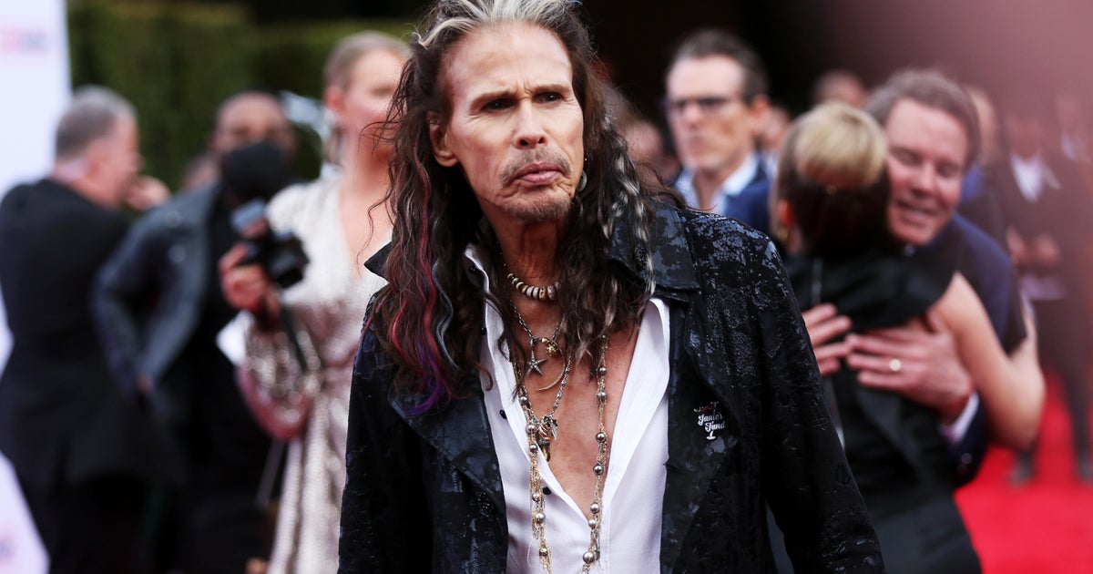 Woman sues Steven Tyler, alleging child sex assault in 1970s - CBS Los ...
