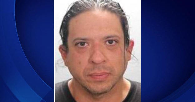 Man arrested after stabbing two people in Irvine - CBS Los Angeles