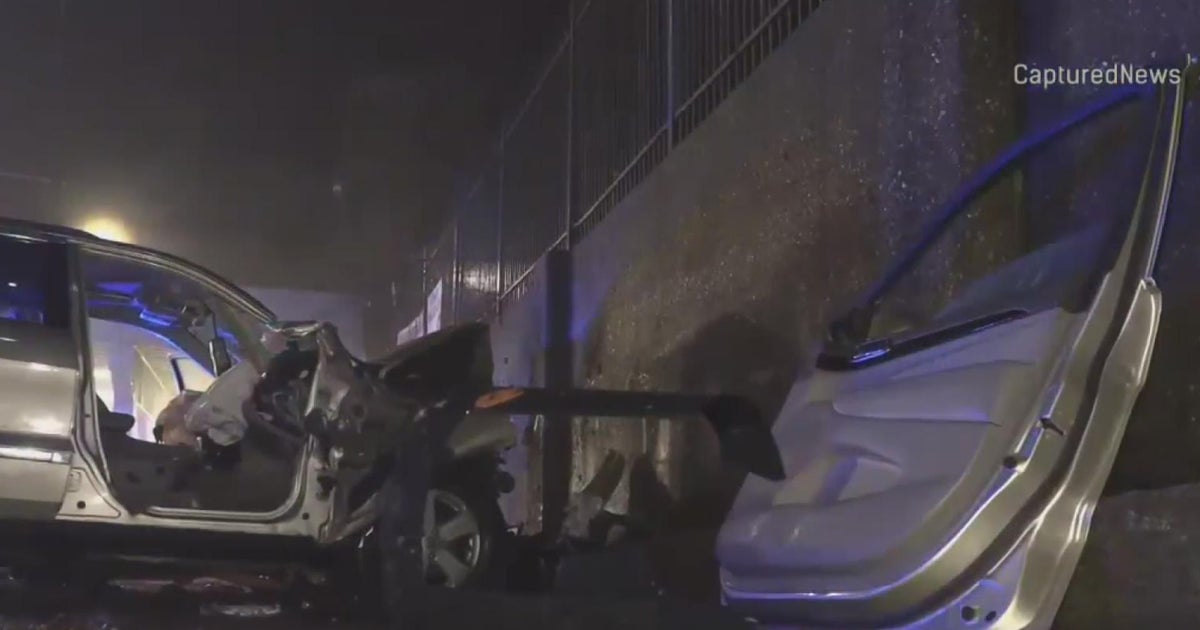 Driver flees, woman injured in Lincoln Square crash - CBS Chicago