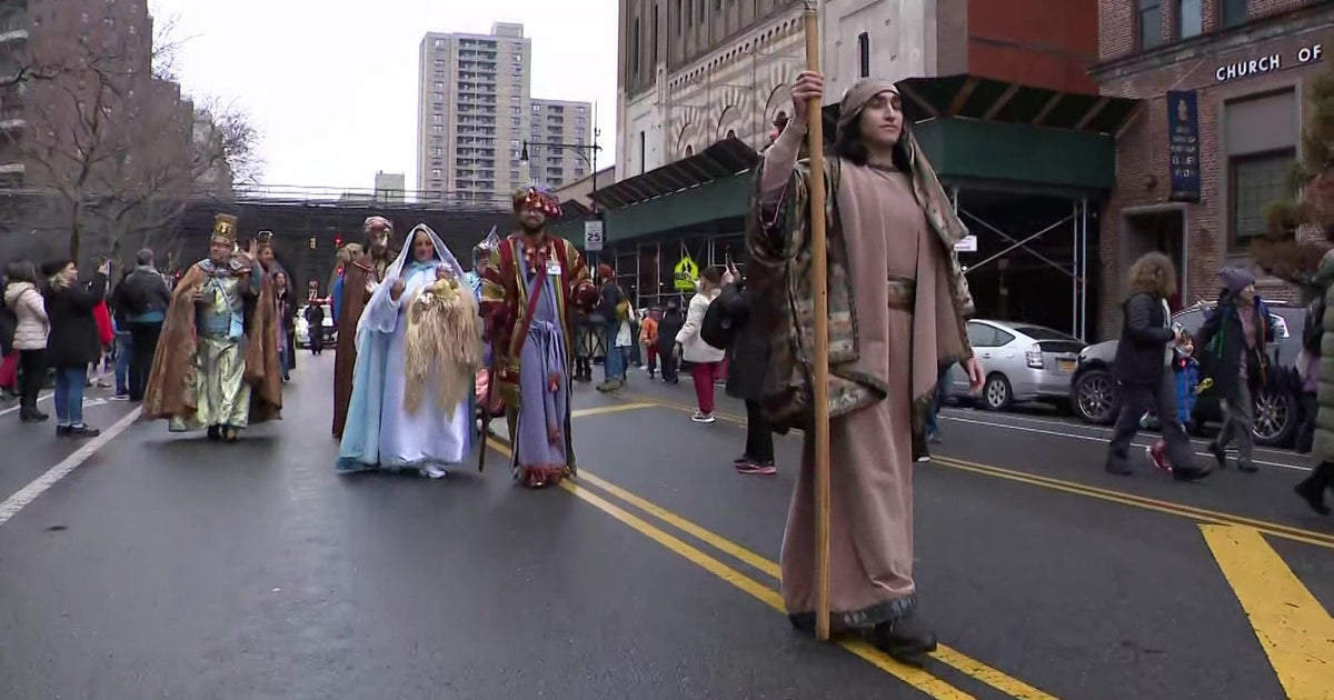 Three Kings Day Parade returns in person for 1st time since pandemic ...