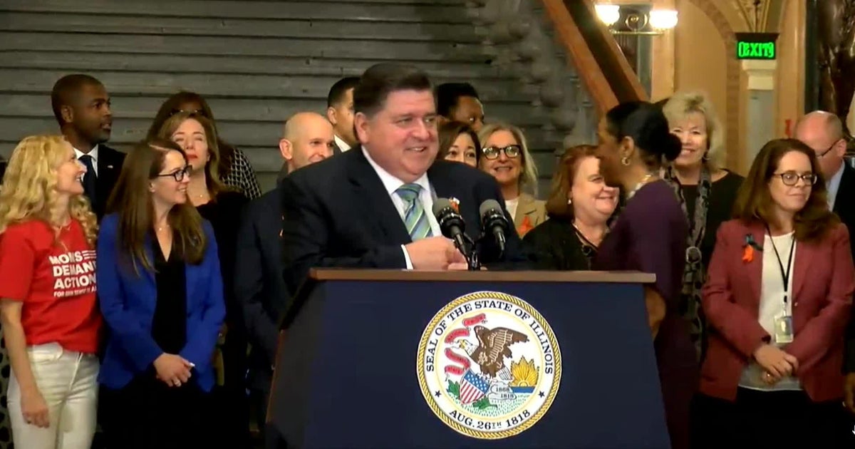 Illinois Gov. JB Pritzker signs assault weapons ban - CBS Chicago
