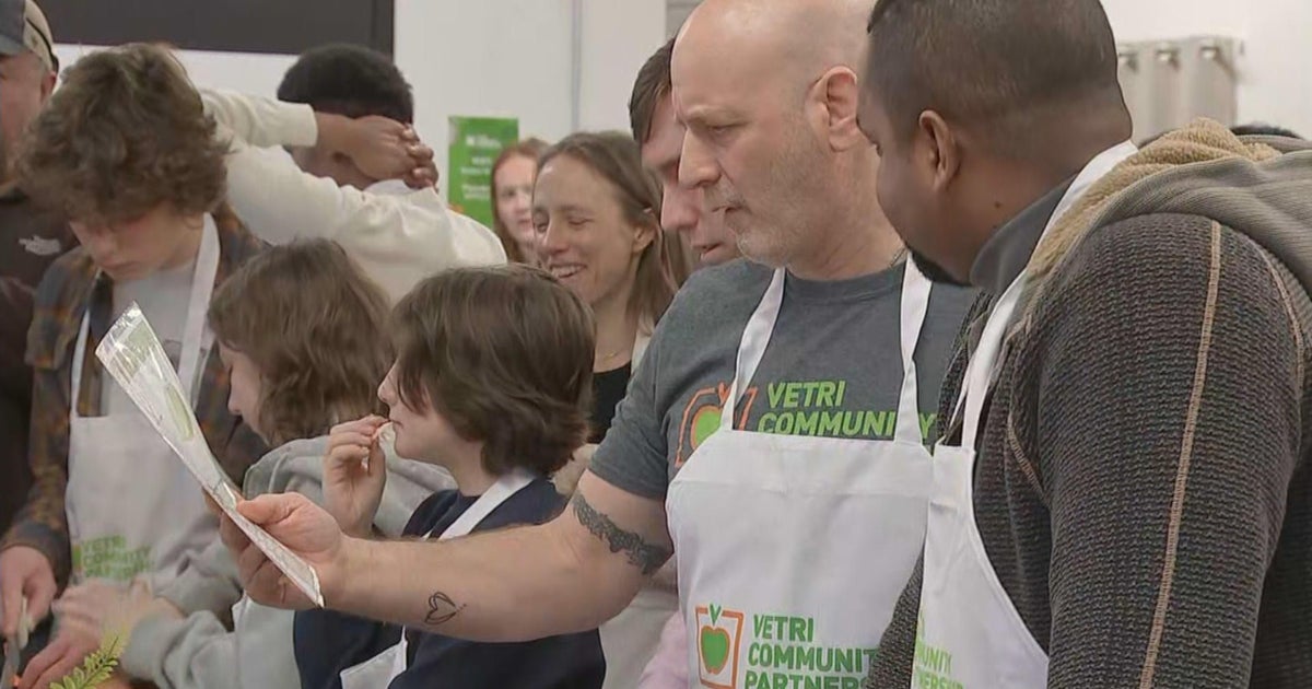 Nonprofit holds cooking class to make a difference on MLK weekend - CBS ...