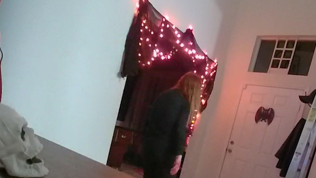 Cosplay model claims she stabbed her fiancé in self-defense ...