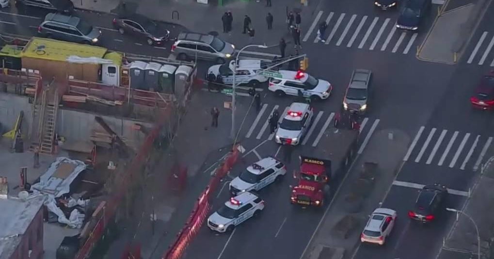 Man killed in shooting blocks from Barclays Center - CBS New York