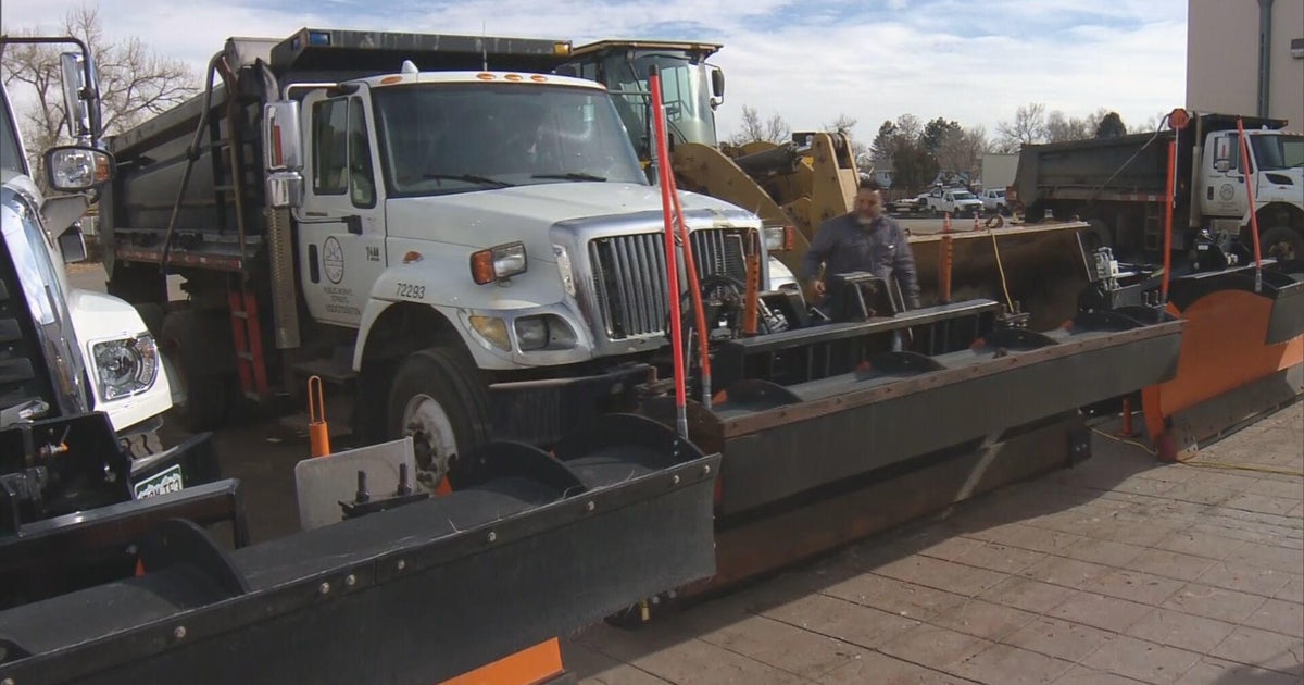 Aurora snowplow crews ready for snowstorm - CBS Colorado