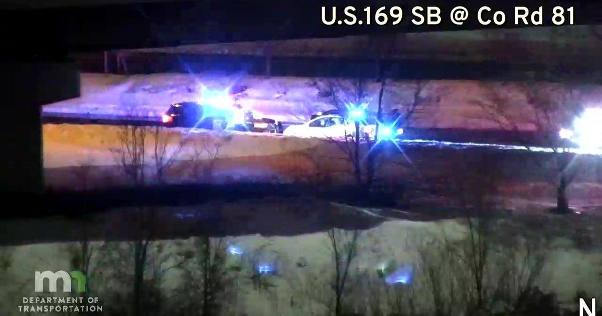 WATCH: Brooklyn Park police use PIT maneuver to stop driver in stolen vehicle - CBS Minnesota