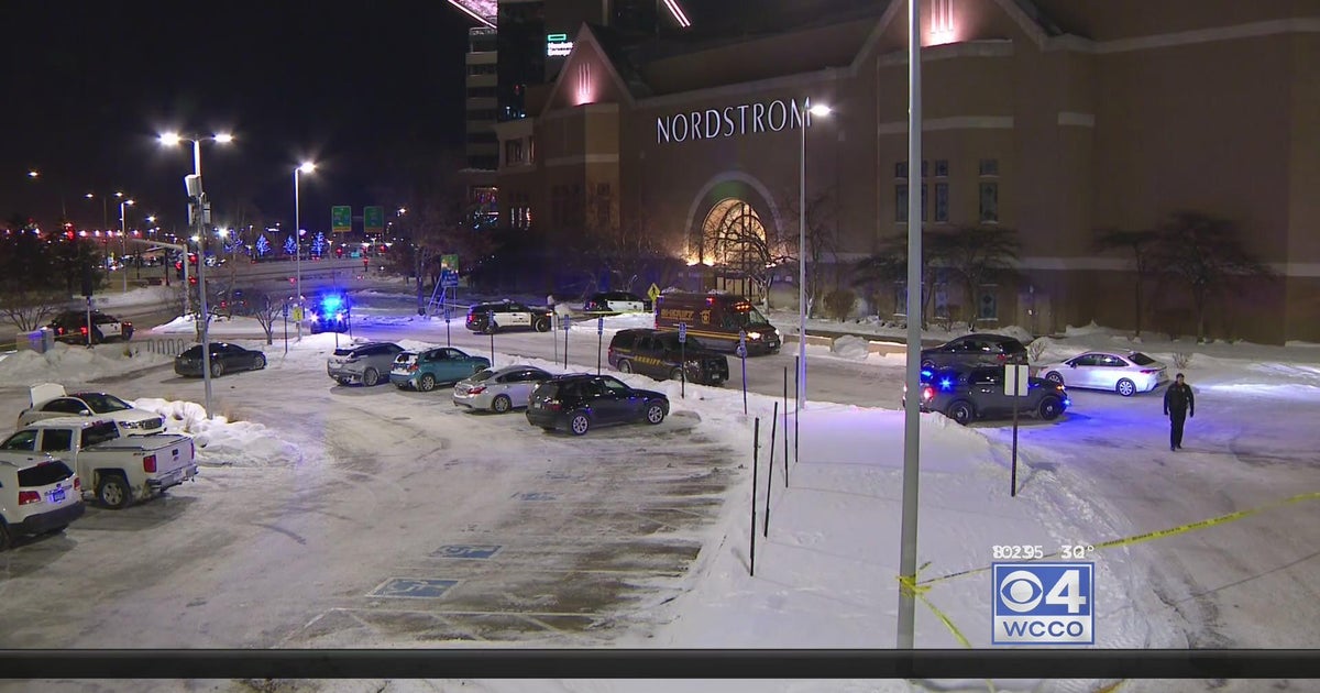 Esme Murphy 1-on-1 with Bloomington Police Chief Booker Hodges - CBS ...