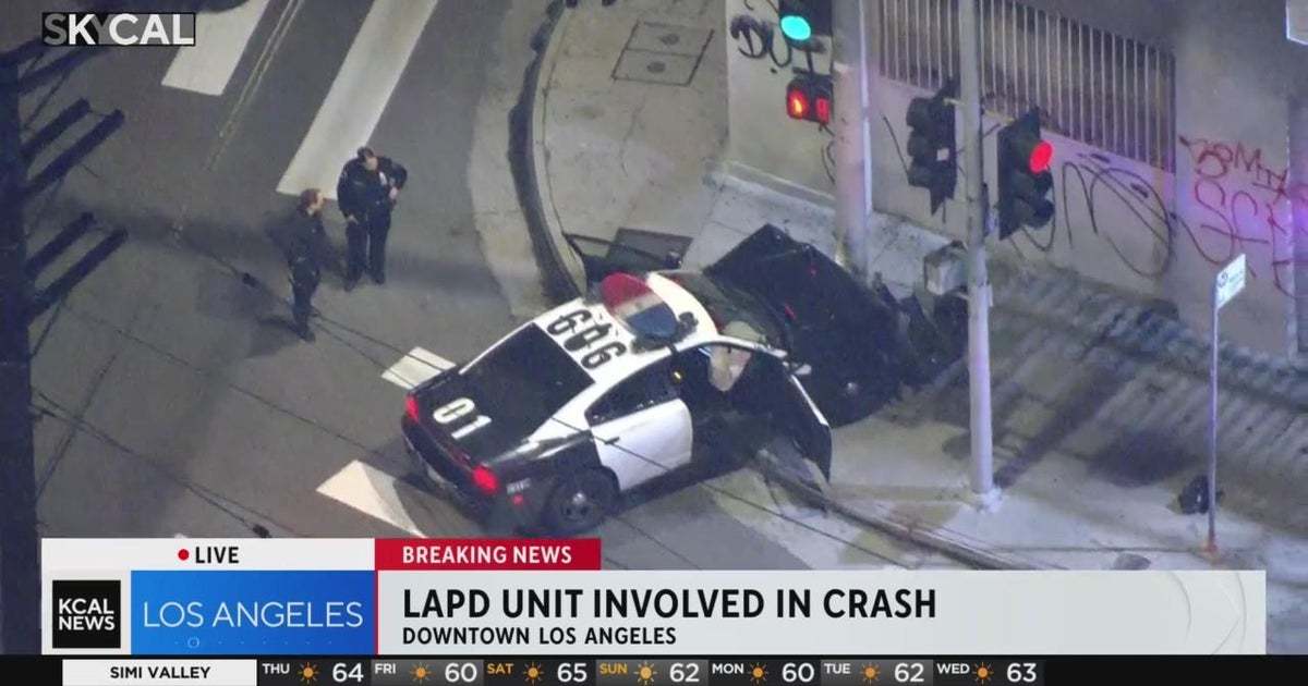 LAPD officers crash into DTLA pole - CBS Los Angeles
