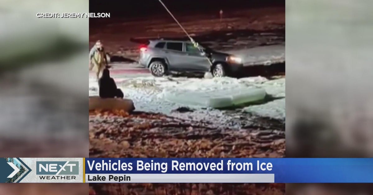 Cars fall through ice on Lake Pepin - CBS Minnesota