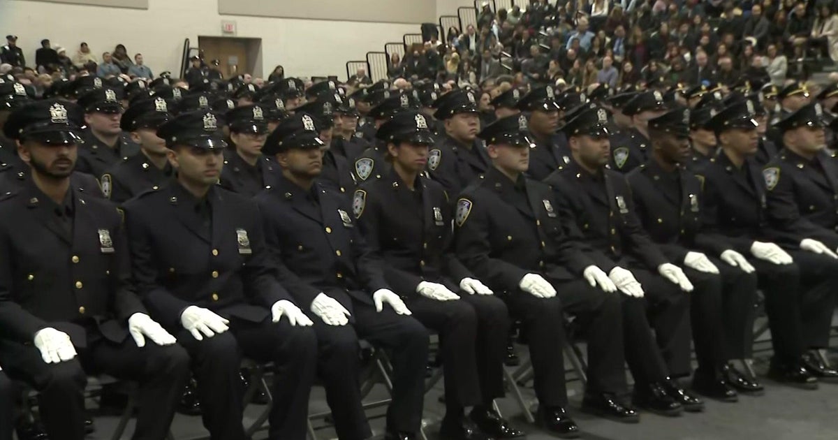Graduation held for new class of Port Authority Police officers - CBS ...