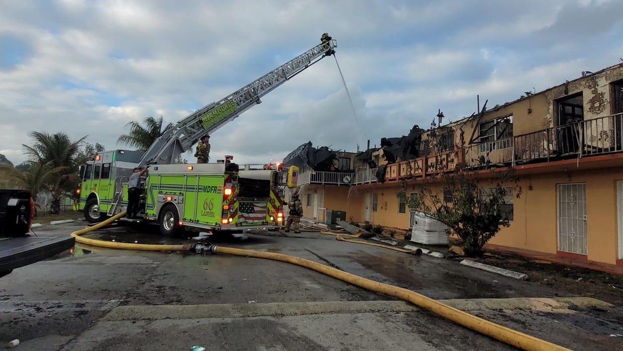 Fire displaces more than 100 residents from Miami Gardens apartment building - CBS News