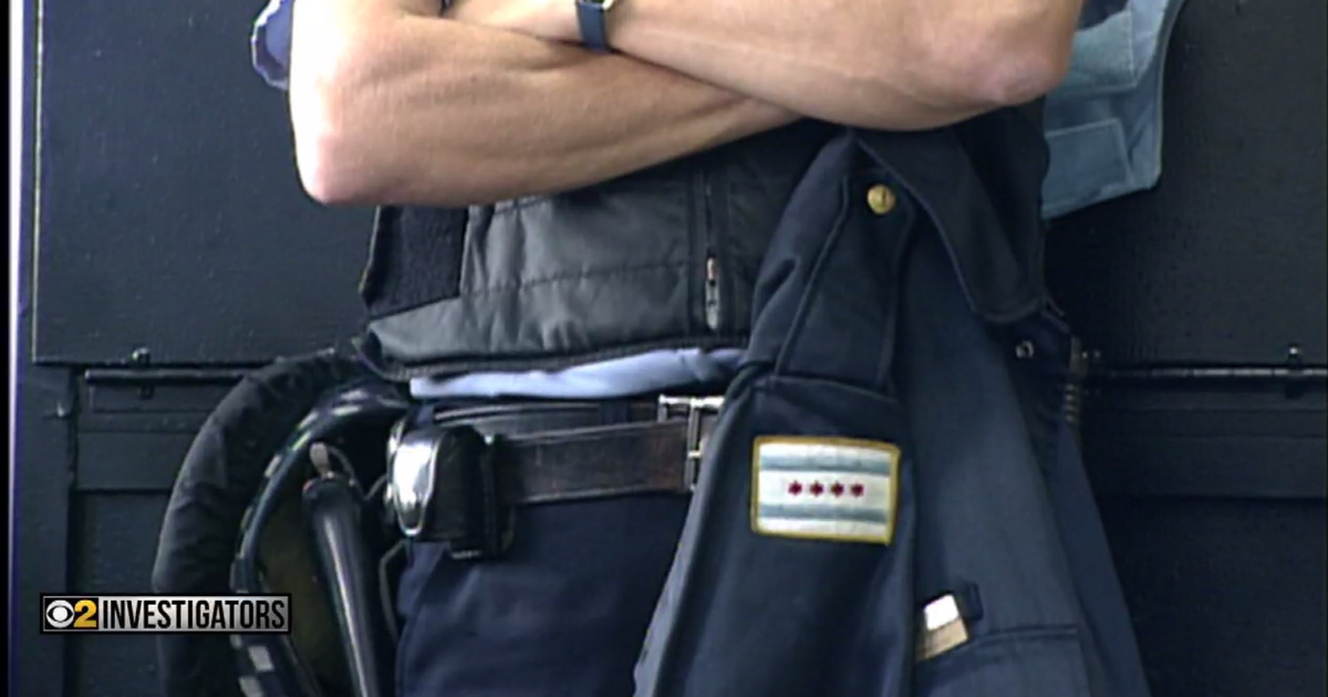 Watchdogs take issue with Chicago Police specialized units - CBS Chicago