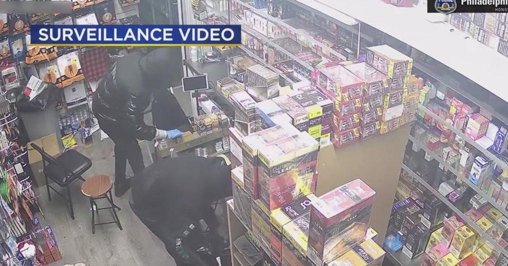 VIDEO: ATM, store robbery in Southwest Philadelphia - CBS Philadelphia