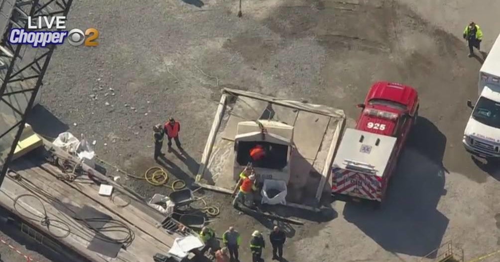 5 hurt when rebar cage tips over at Queens construction site - CBS New York