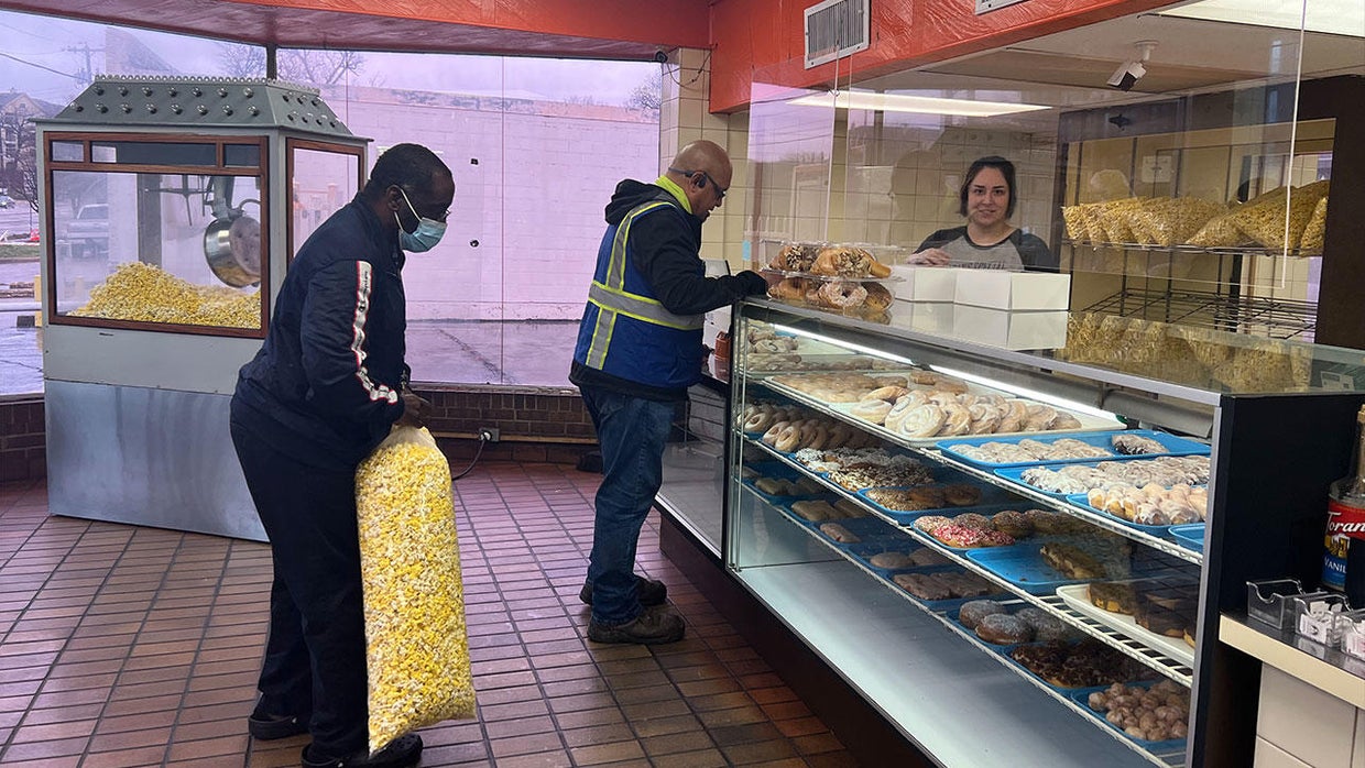 Popular Oak Cliff donut shop Lone Star Donuts reopens after closing ...