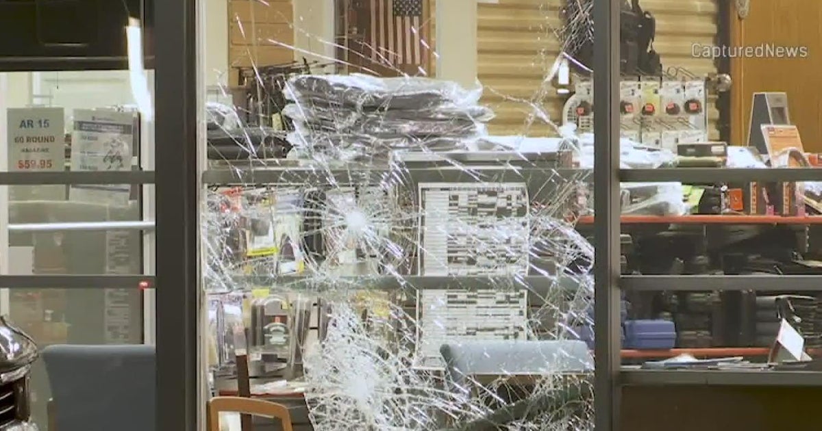 ATF investigates break-in at Lansing gun store - CBS Chicago