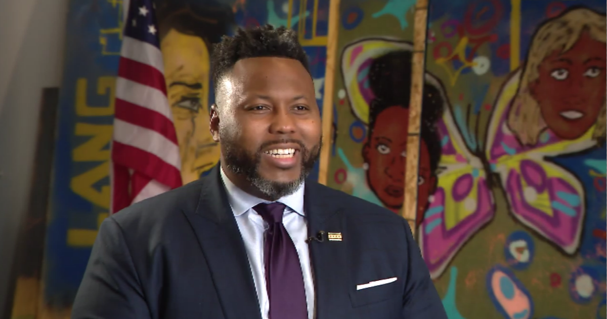 Mayoral hopeful Kam Buckner wants to change Chicago's trajectory - CBS ...