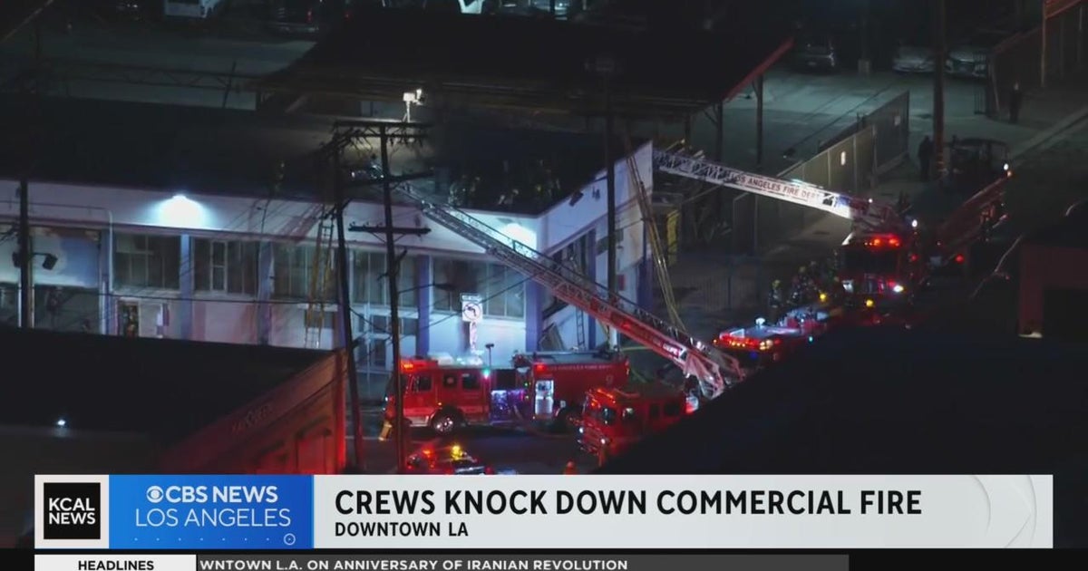 Commercial Building Fire Extinguished In Downtown Los Angeles Cbs Los
