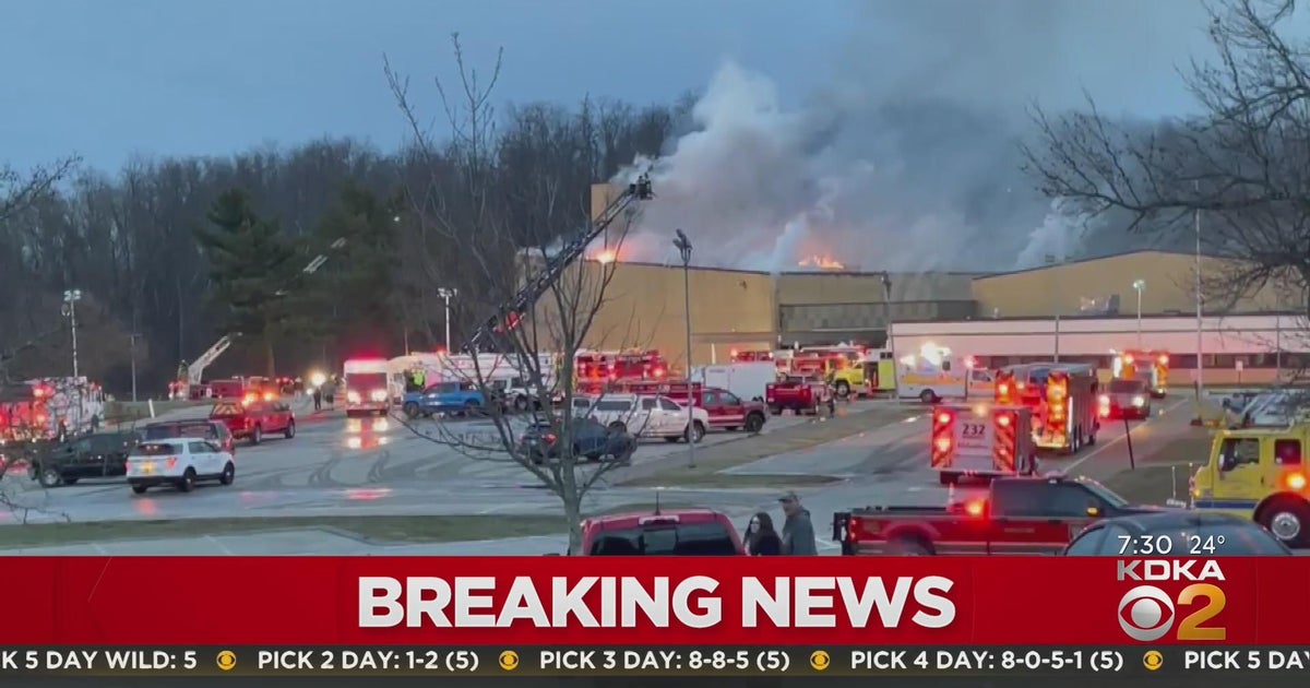 Fire breaks out at Elizabeth Forward High School - CBS Pittsburgh