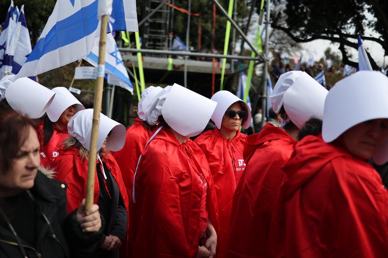 Thousands protest in Israel as Netanyahu allies push controversial ...