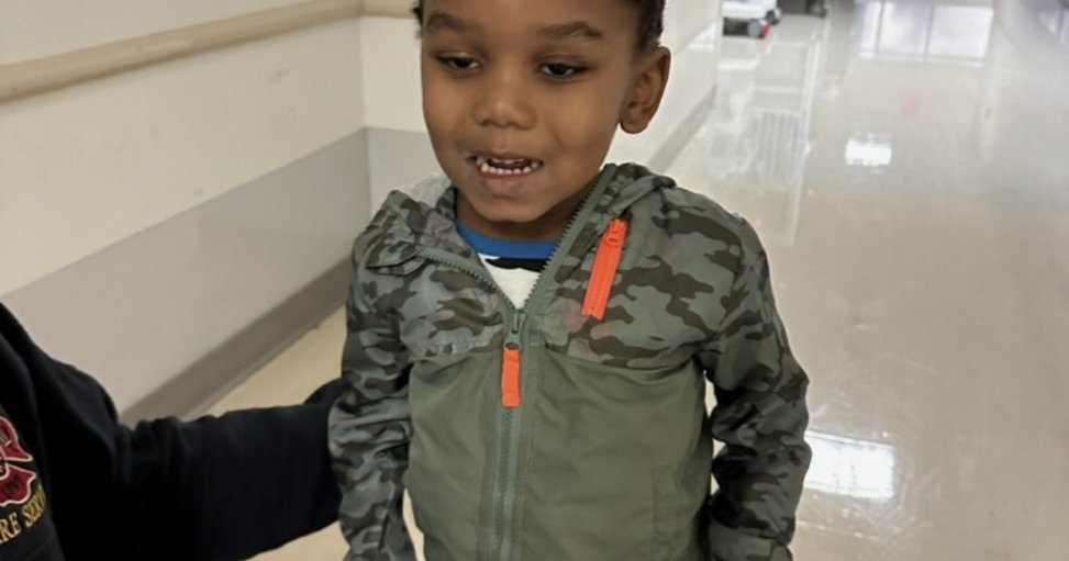 Police find child alone in Southeast Baltimore - CBS Baltimore