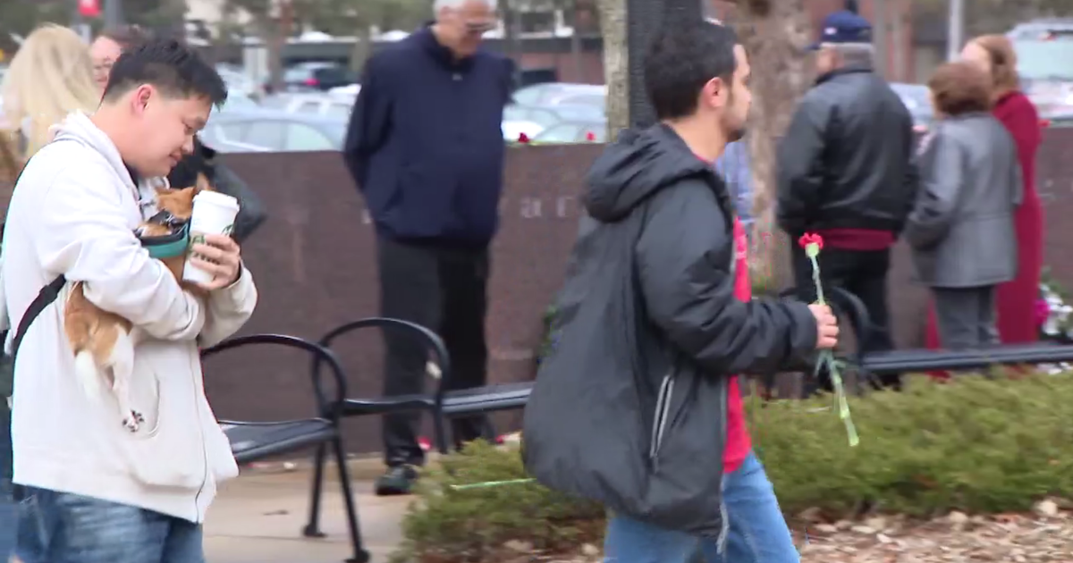 NIU mourns 15 years after campus massacre - CBS Chicago