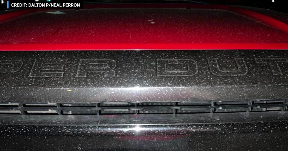 Connecticut residents find "sooty" matter on parked cars - CBS New York