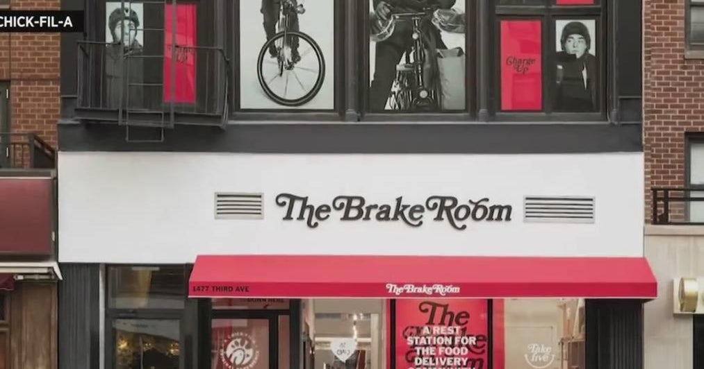 Chick-fil-A opens "The Brake Room" for NYC delivery workers - CBS New York