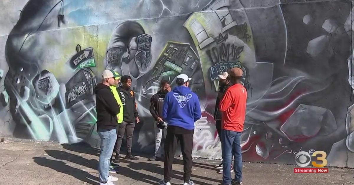 Philly running clubs remember the late Officer Fitzgerald - CBS ...