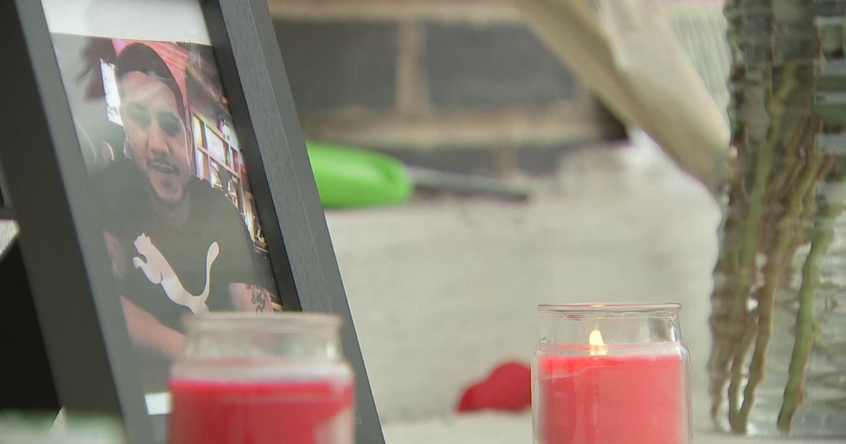 Temple community mourns fallen police officer after shooting - CBS ...