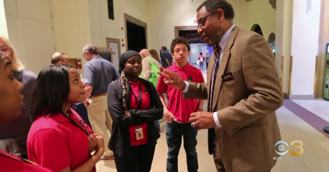 Franklin Institute astronomer Derrick Pitts loves making science ...