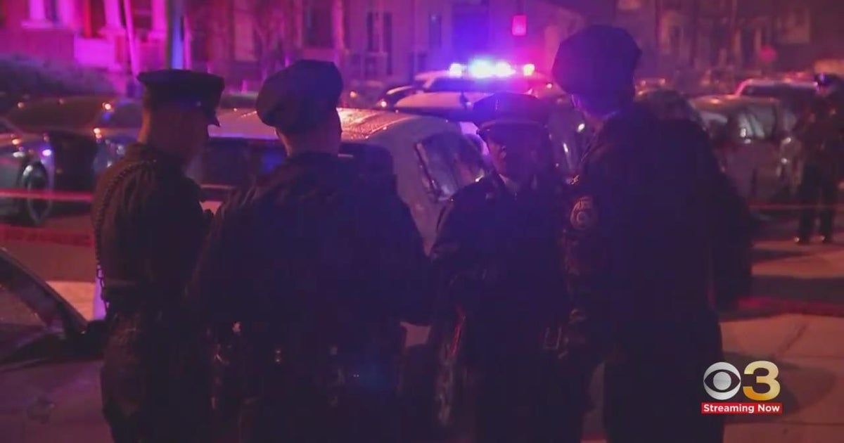 Woman killed during robbery attempt outside apartment in North ...