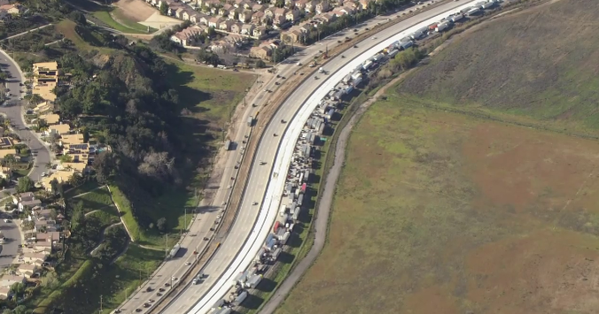 Grapevine reopens late Wednesday afternoon - CBS Los Angeles