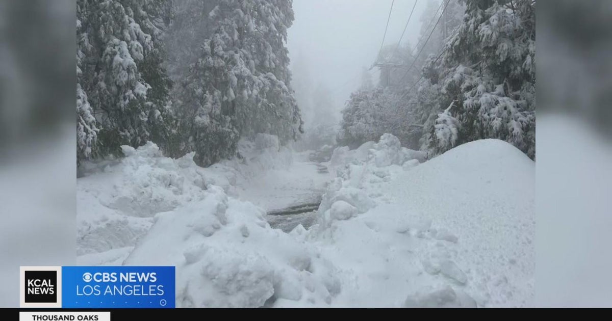Crews plow snow out of San Bernardino mountain roads - CBS Los Angeles