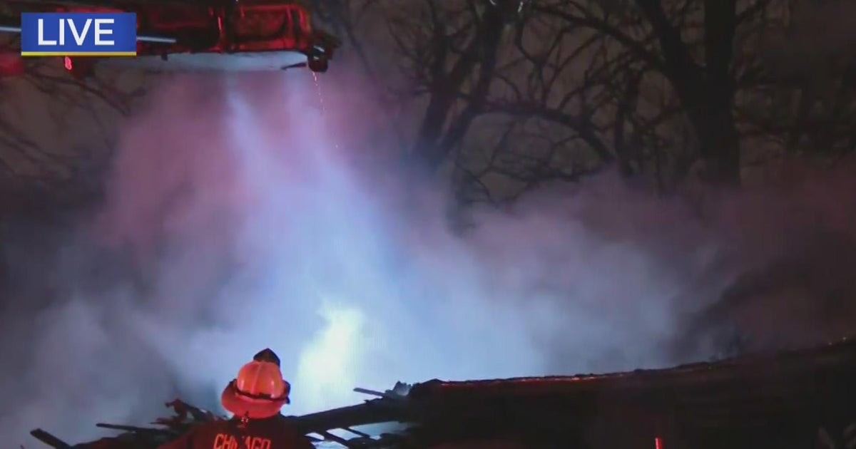 Back of the Yards fire causes building to collapse - CBS Chicago
