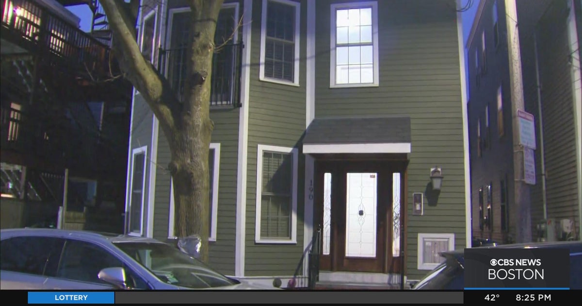 Apartment in "Good Will Hunting" house is up for rent - CBS Boston